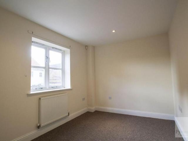 4 bedroom townhouse to rent