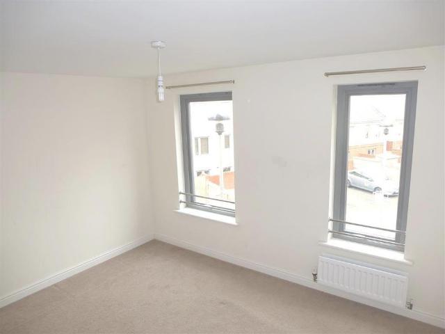 4 bedroom townhouse to rent
