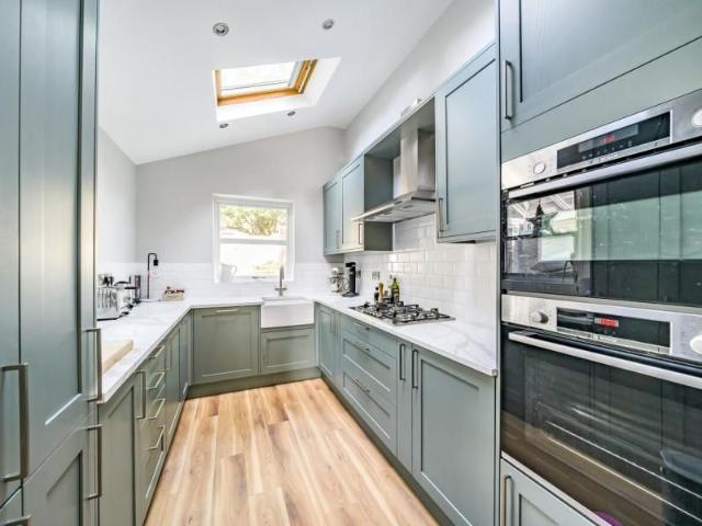 4 bedroom townhouse to rent
