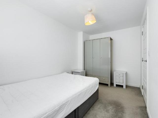 4 bedroom townhouse to rent