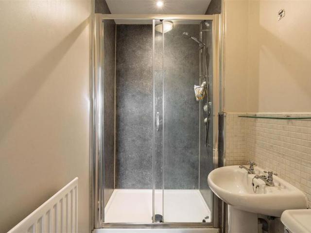 4 bedroom townhouse to rent