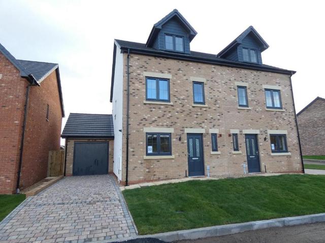 4 bedroom townhouse to rent