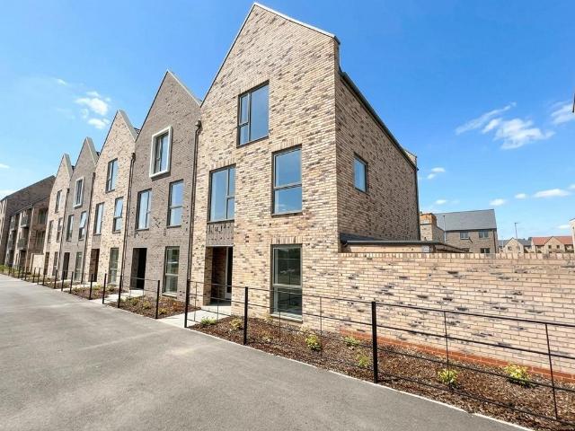 4 bedroom townhouse to rent