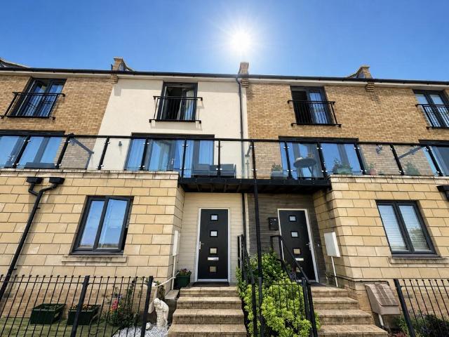 4 bedroom townhouse to rent