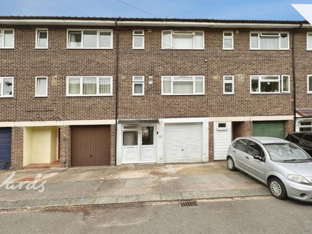 4 bedroom townhouse to rent