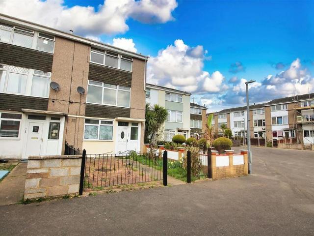 4 bedroom townhouse to rent