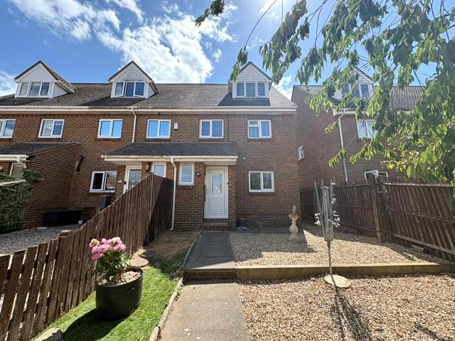4 bedroom townhouse to rent