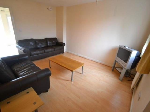4 bedroom townhouse to rent
