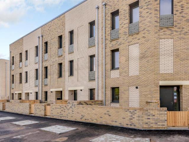 4 bedroom townhouse to rent