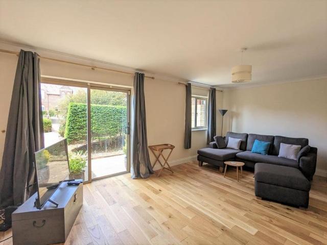4 bedroom townhouse to rent