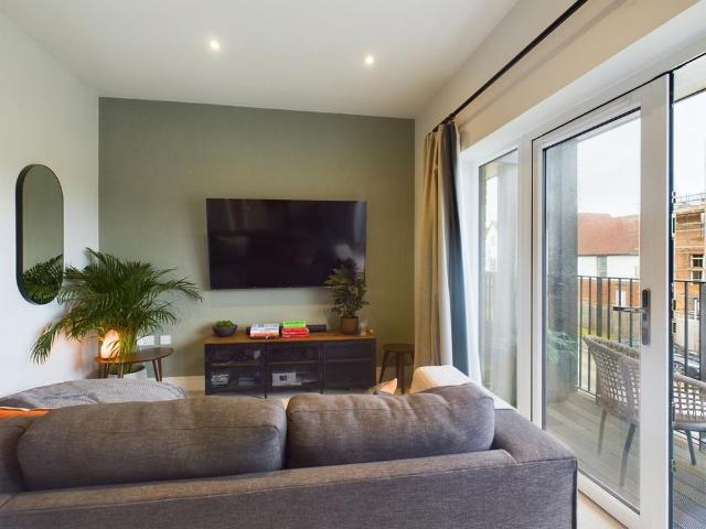 4 bedroom townhouse to rent