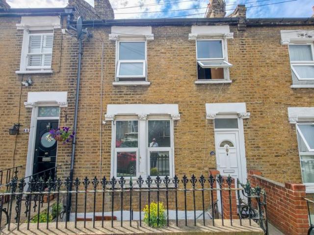 4 bedroom townhouse to rent