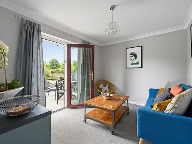 4 bedroom townhouse to rent