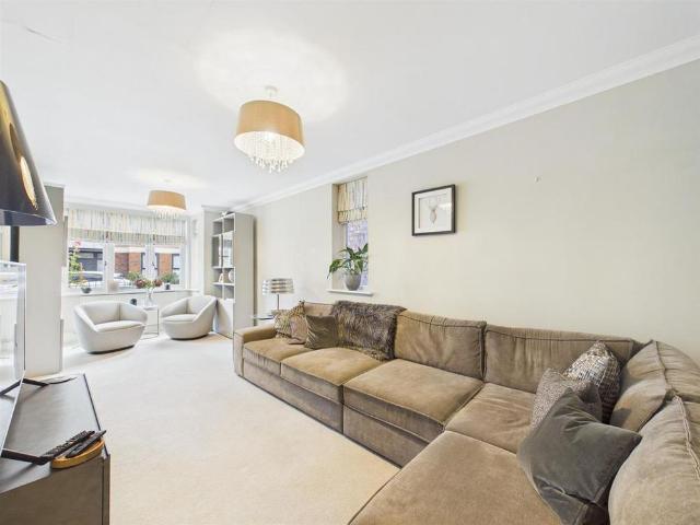 4 bedroom townhouse to rent