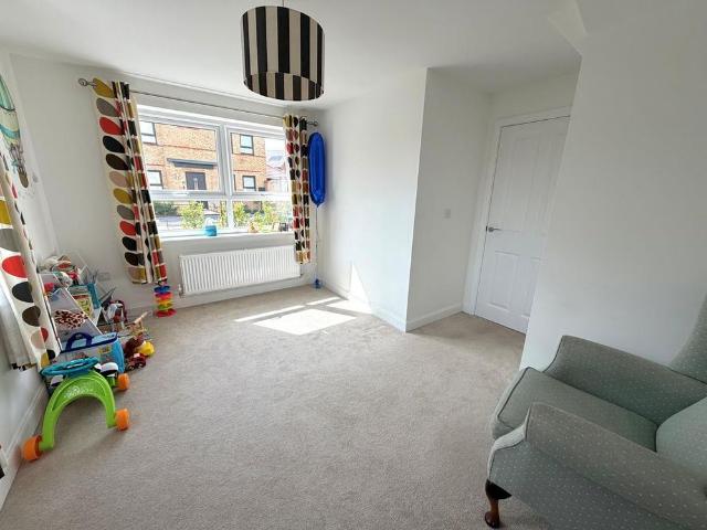 4 bedroom townhouse to rent