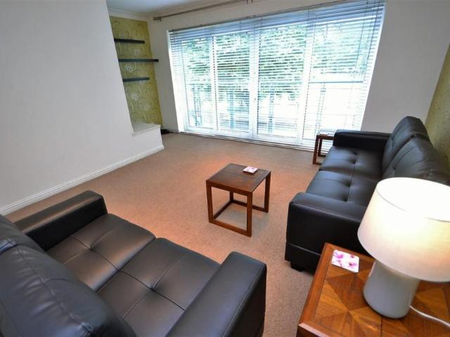 4 bedroom townhouse to rent
