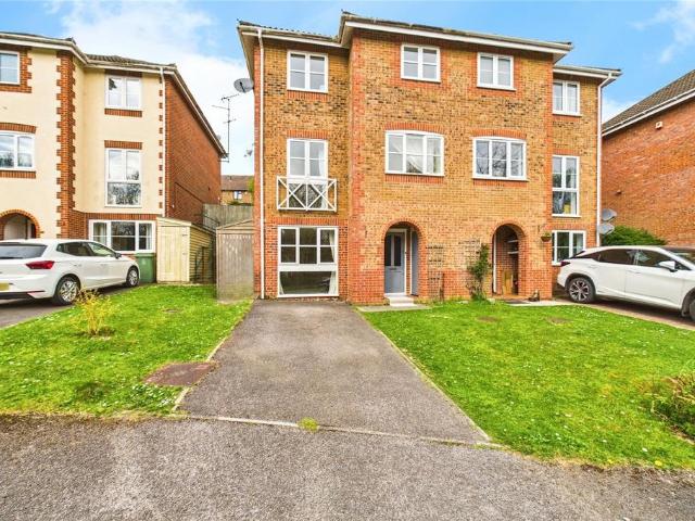 4 bedroom townhouse to rent
