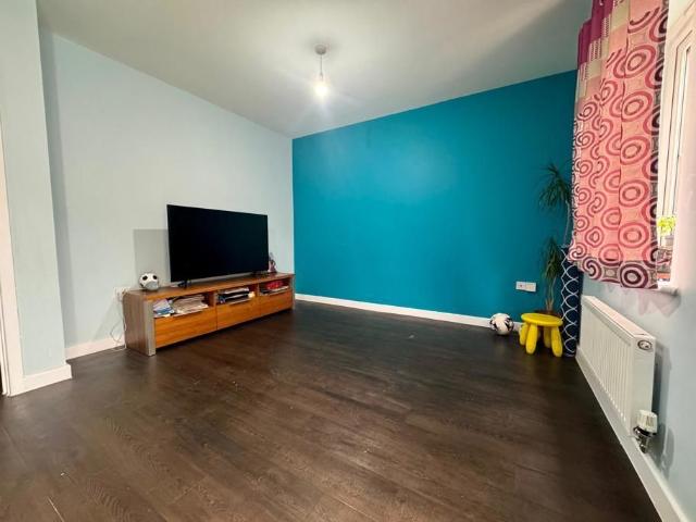 4 bedroom townhouse to rent