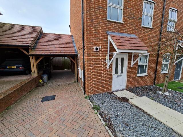 4 bedroom townhouse to rent