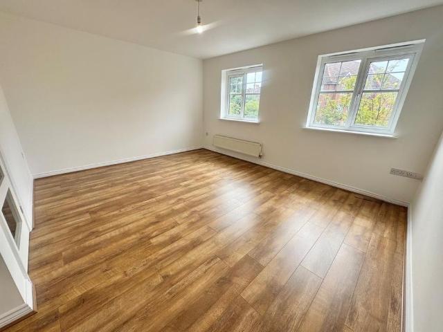 4 bedroom townhouse to rent