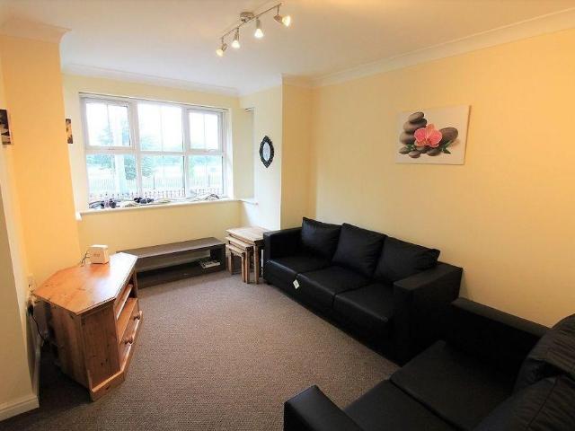 4 bedroom townhouse to rent