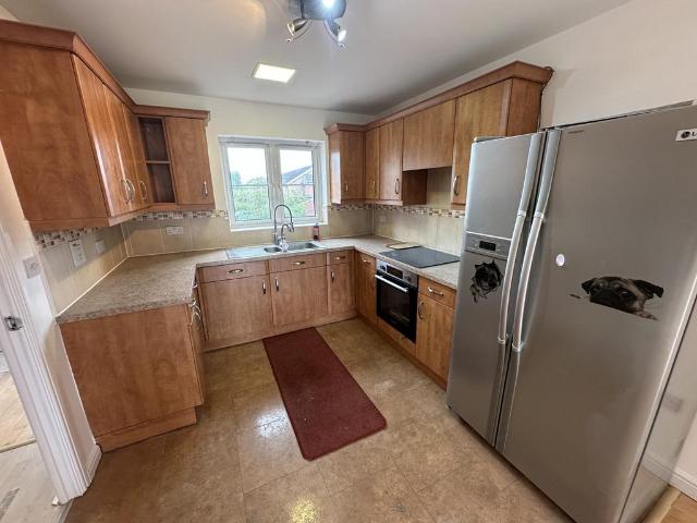 4 bedroom townhouse to rent