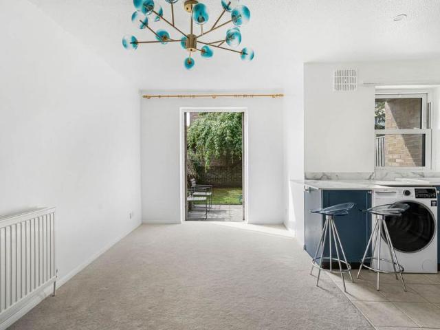 4 bedroom townhouse to rent
