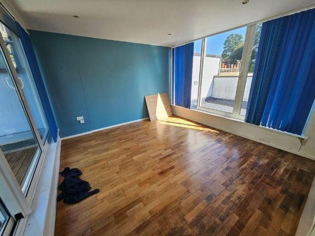 4 bedroom townhouse to rent