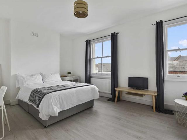 4 bedroom townhouse to rent