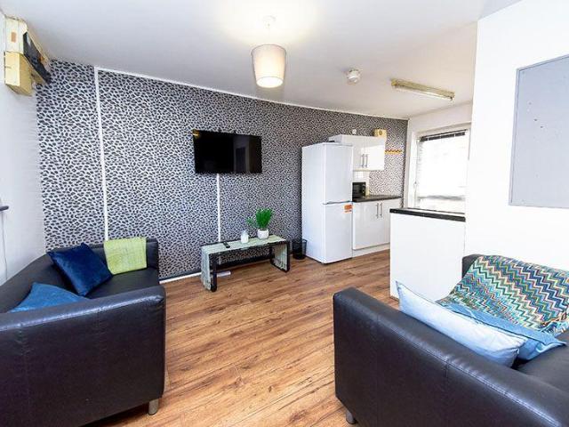4 bedroom townhouse to rent