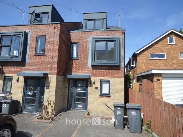 4 bedroom townhouse to rent