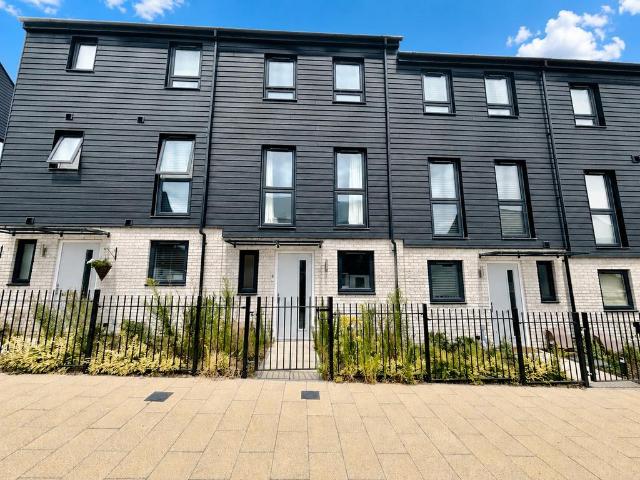 4 bedroom townhouse to rent