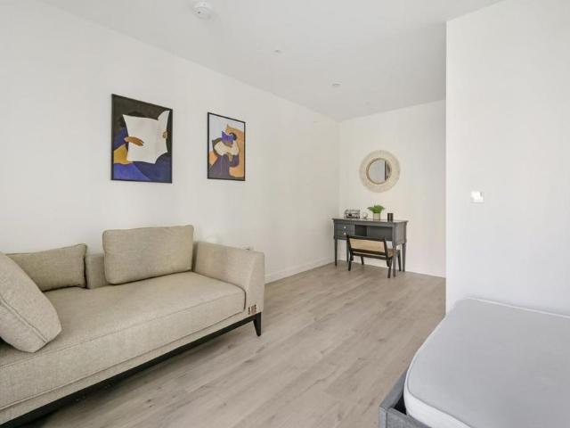 4 bedroom townhouse to rent