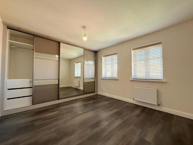 4 bedroom townhouse to rent