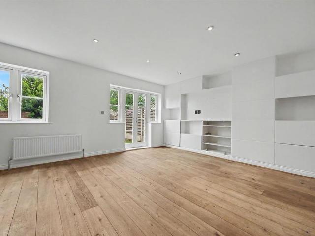 4 bedroom townhouse to rent