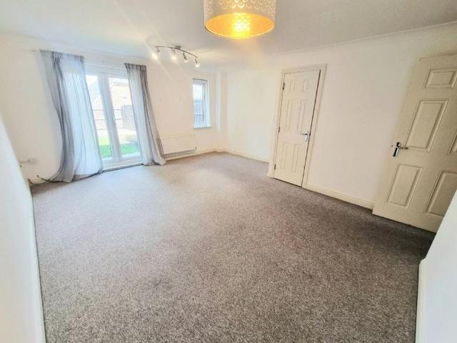 4 bedroom townhouse to rent