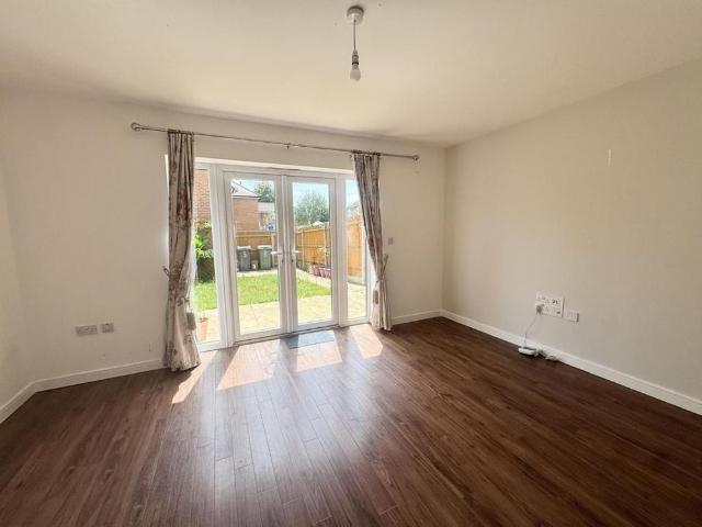 4 bedroom townhouse to rent