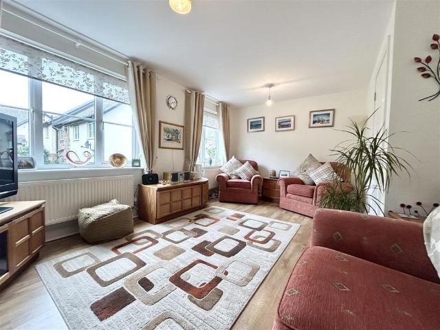 4 bedroom townhouse to rent