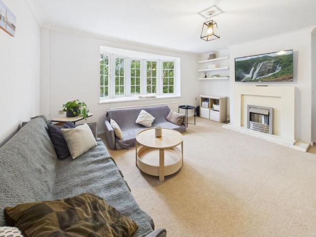 4 bedroom townhouse to rent