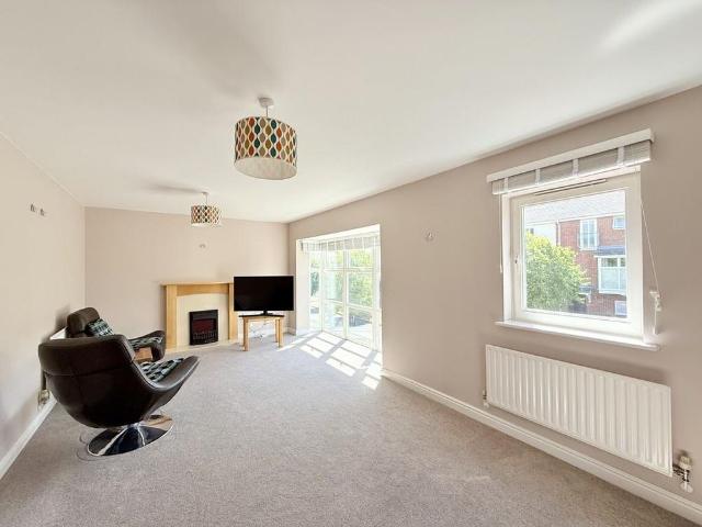 4 bedroom townhouse to rent