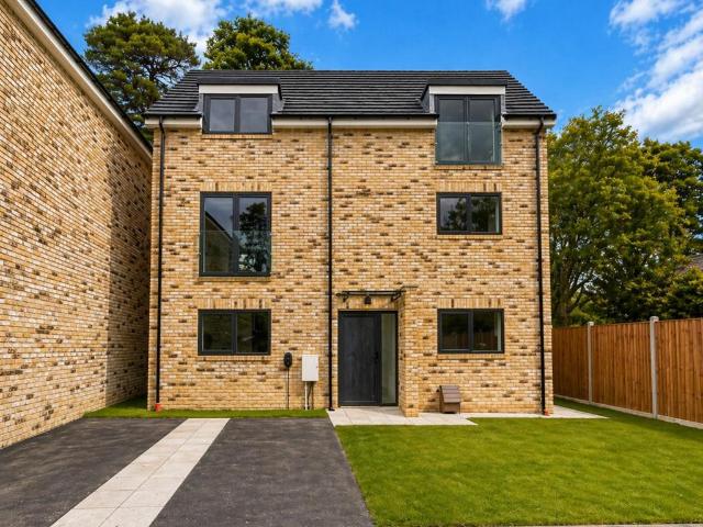 4 bedroom townhouse to rent