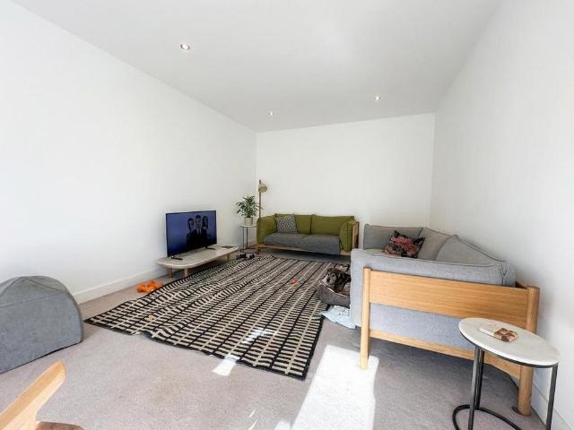 4 bedroom townhouse to rent