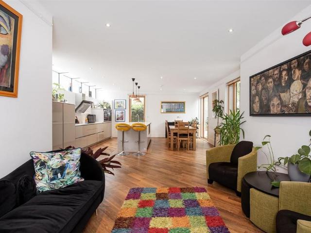 4 bedroom townhouse to rent