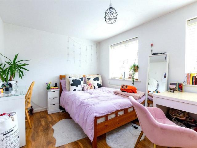 4 bedroom townhouse to rent