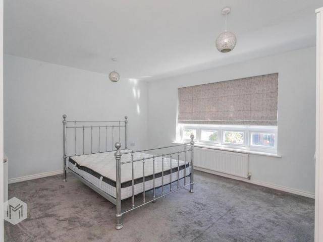 4 bedroom townhouse to rent