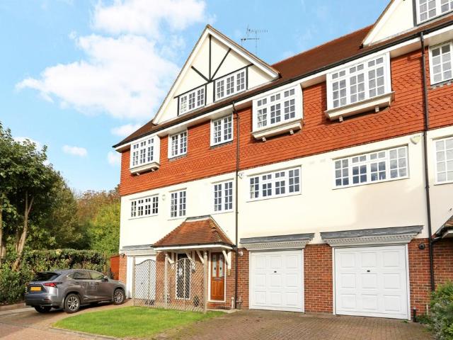 4 bedroom townhouse to rent