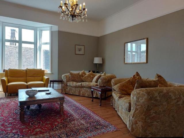 4 bedroom townhouse to rent