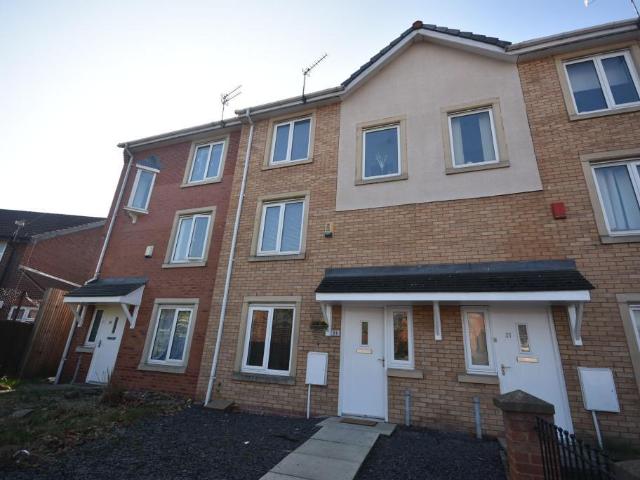 4 bedroom townhouse to rent