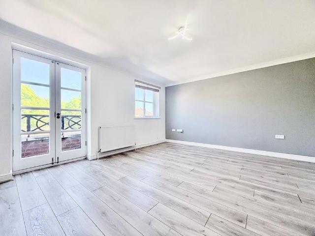 4 bedroom townhouse to rent
