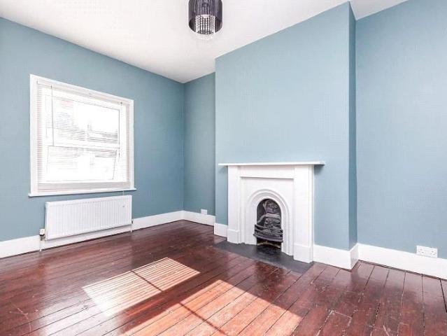 4 bedroom townhouse to rent